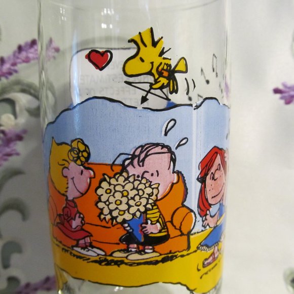 Peanuts | Dining | Vtg 6s Peanuts Glass Never Underestimate Pretty Face ...